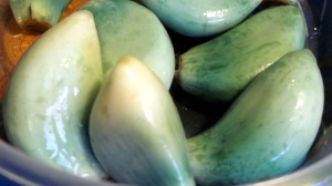 The Mystery Unveiled: Why Garlic Turns Blue When Lacto-Fermenting – re·dact